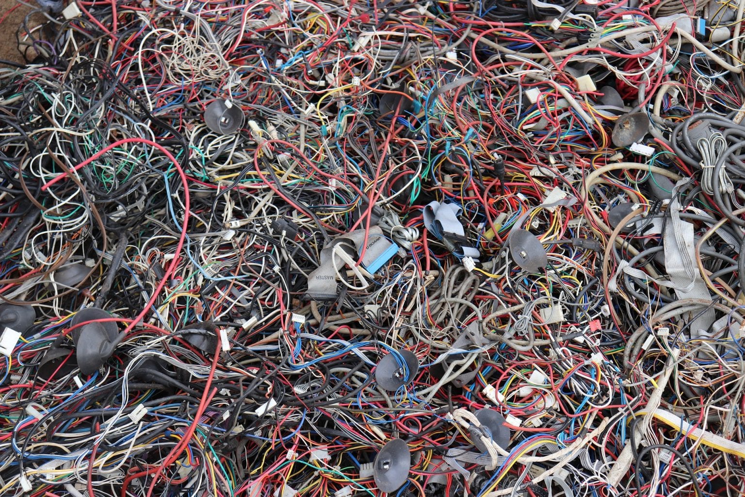 5 Ways to Keep Your Wires Organised - MT Electrical Blog